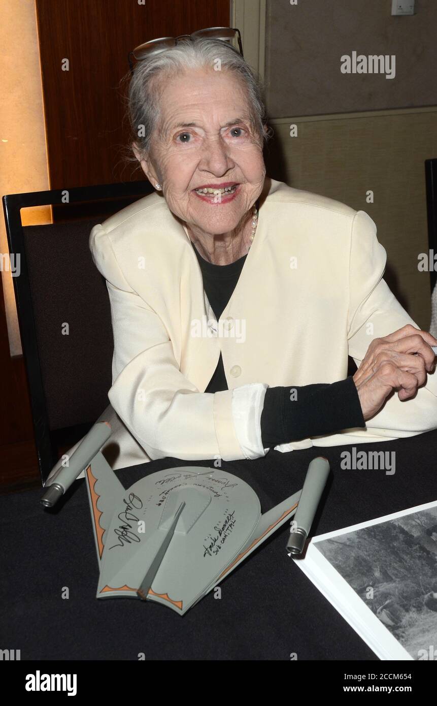 LOS ANGELES - APR 28: Joanne Linville at The Hollywood Show at Westin ...