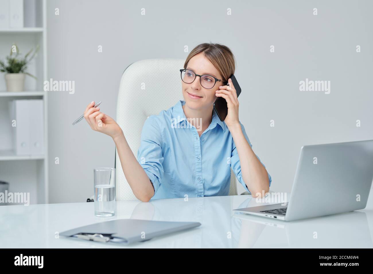 Business communication office worker phone hi-res stock photography and ...