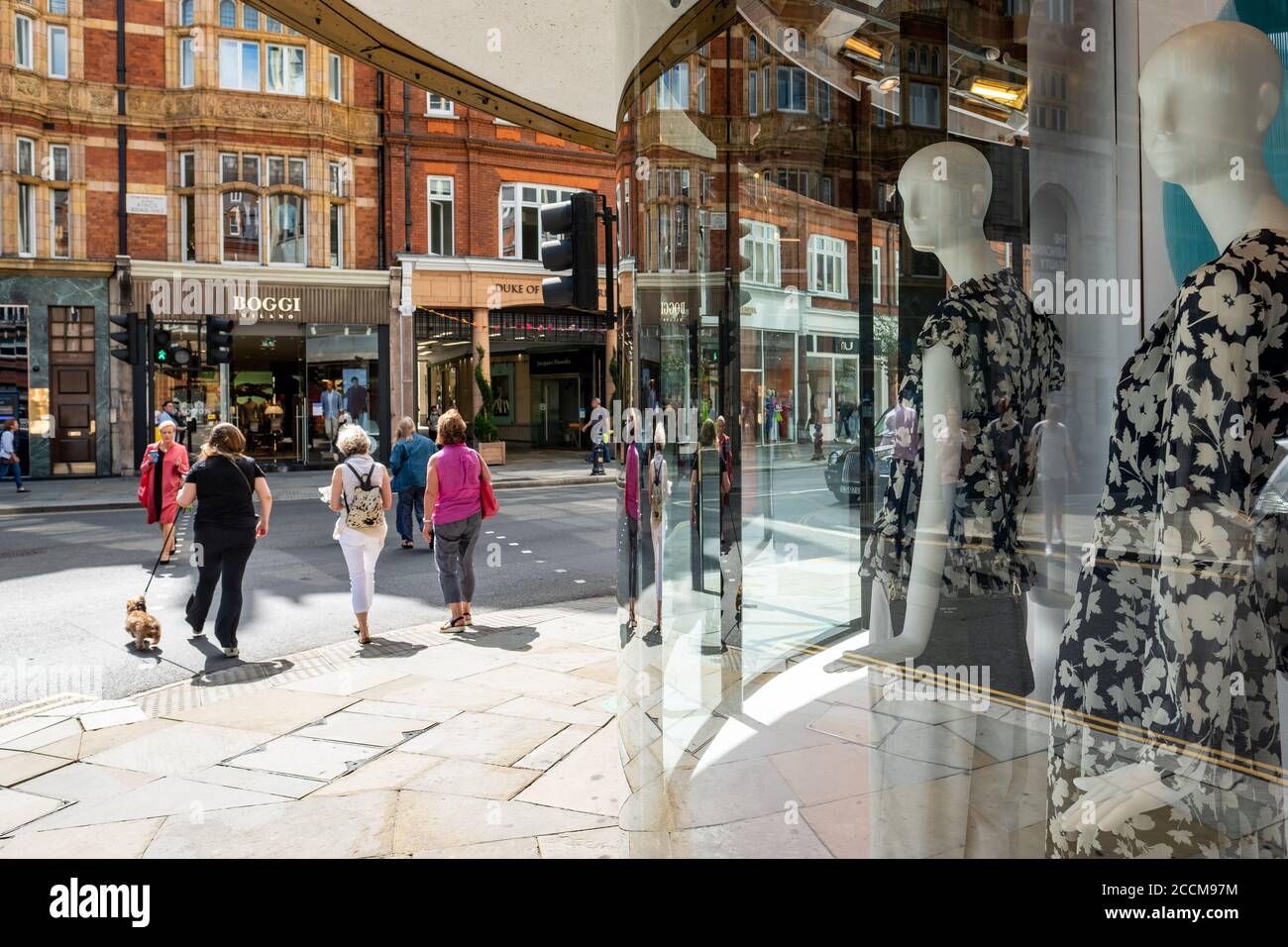Expensive shops in london hi-res stock photography and images - Alamy