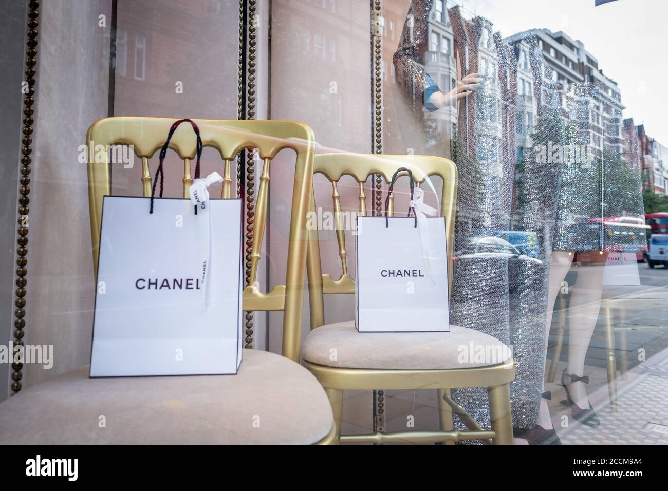 Chanel shop window on Sloane Street in Knightsbridge- London Stock ...