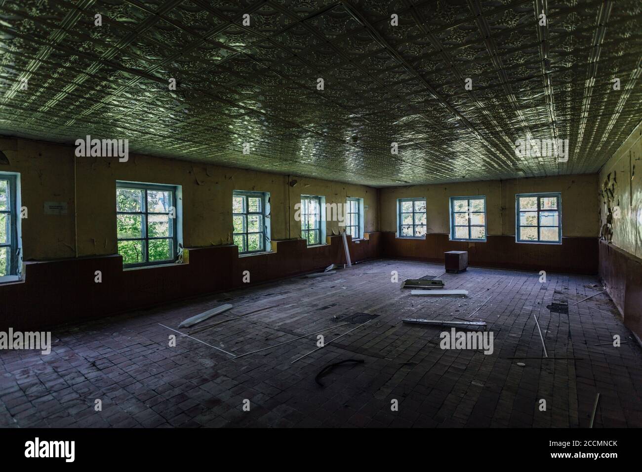 Rundown school building hi-res stock photography and images - Alamy