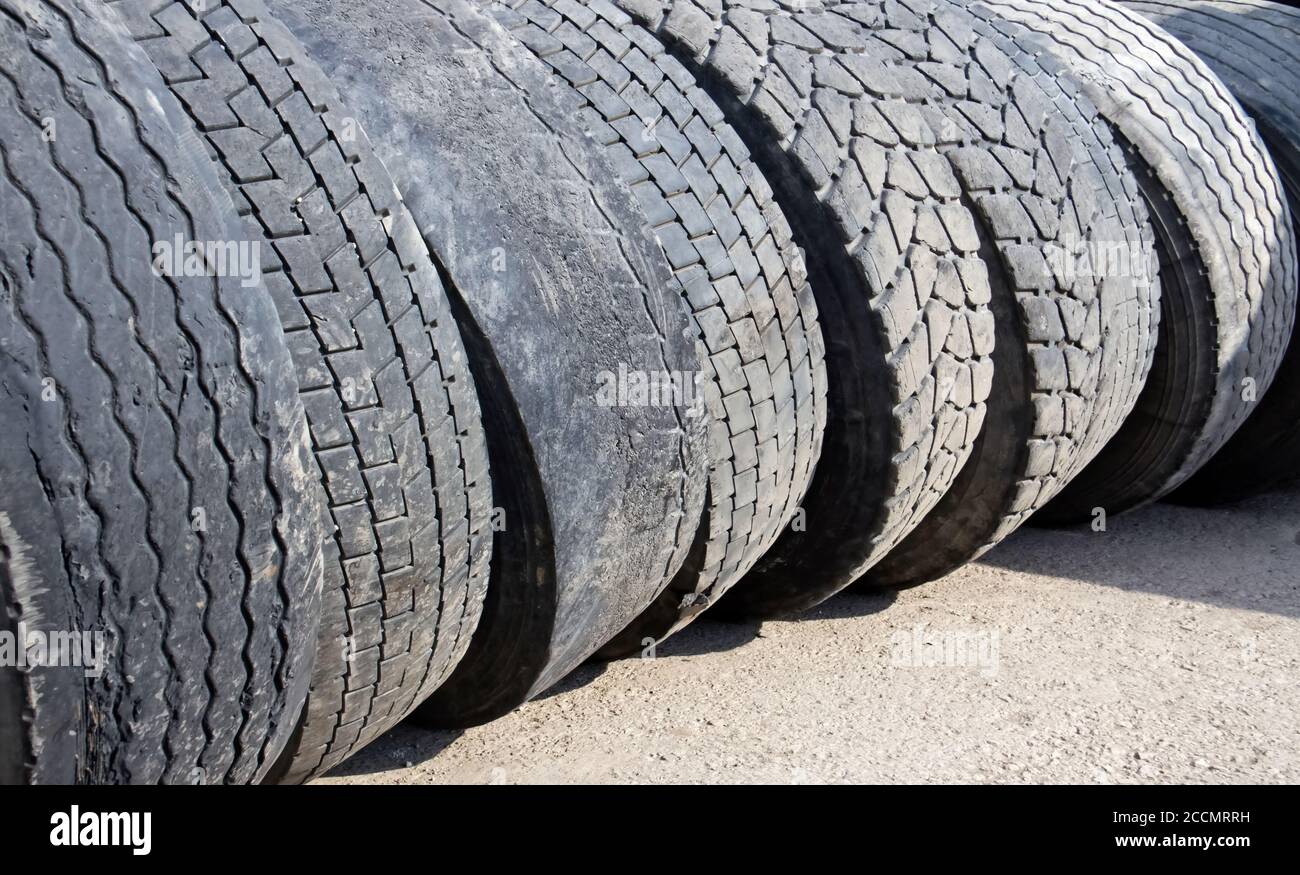 Pile of used tires Stock Photo - Alamy