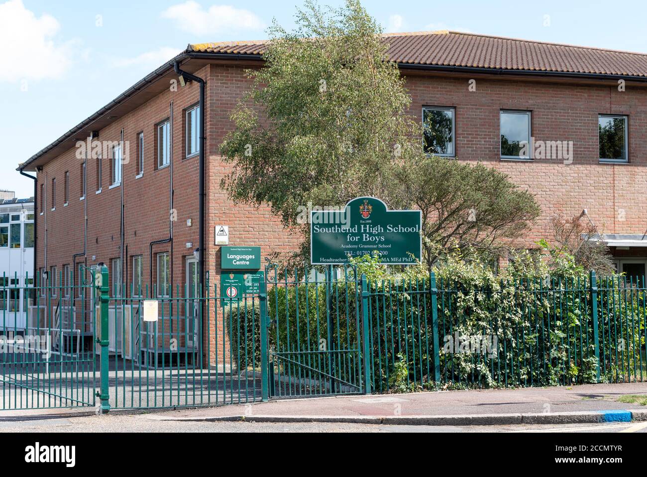 Academy school uk sign hi-res stock photography and images - Alamy