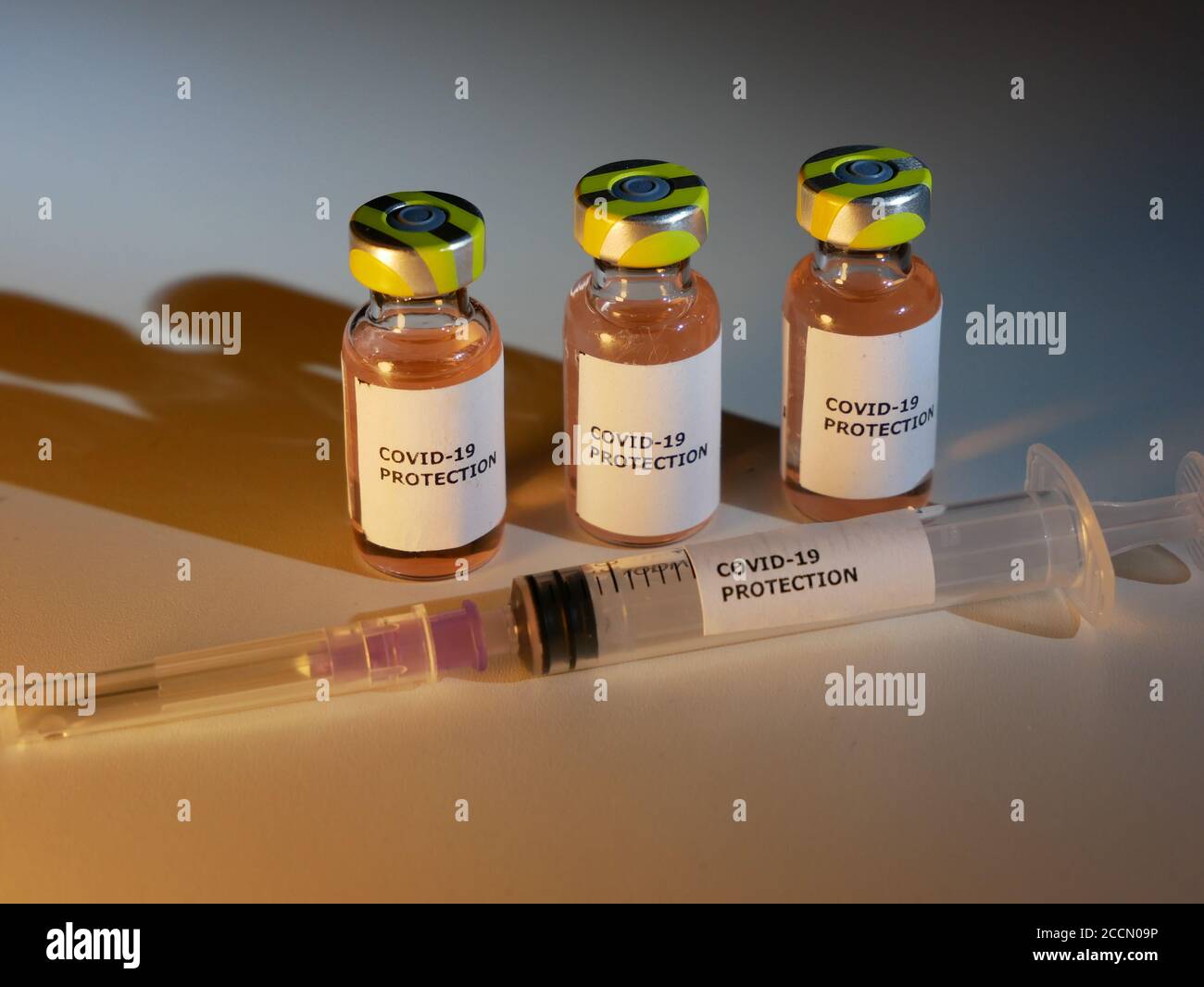 Medical injection vial hi-res stock photography and images - Alamy