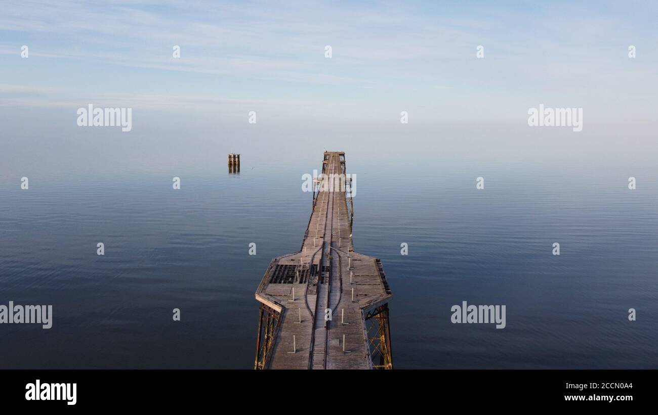 Queens pier hi-res stock photography and images - Alamy