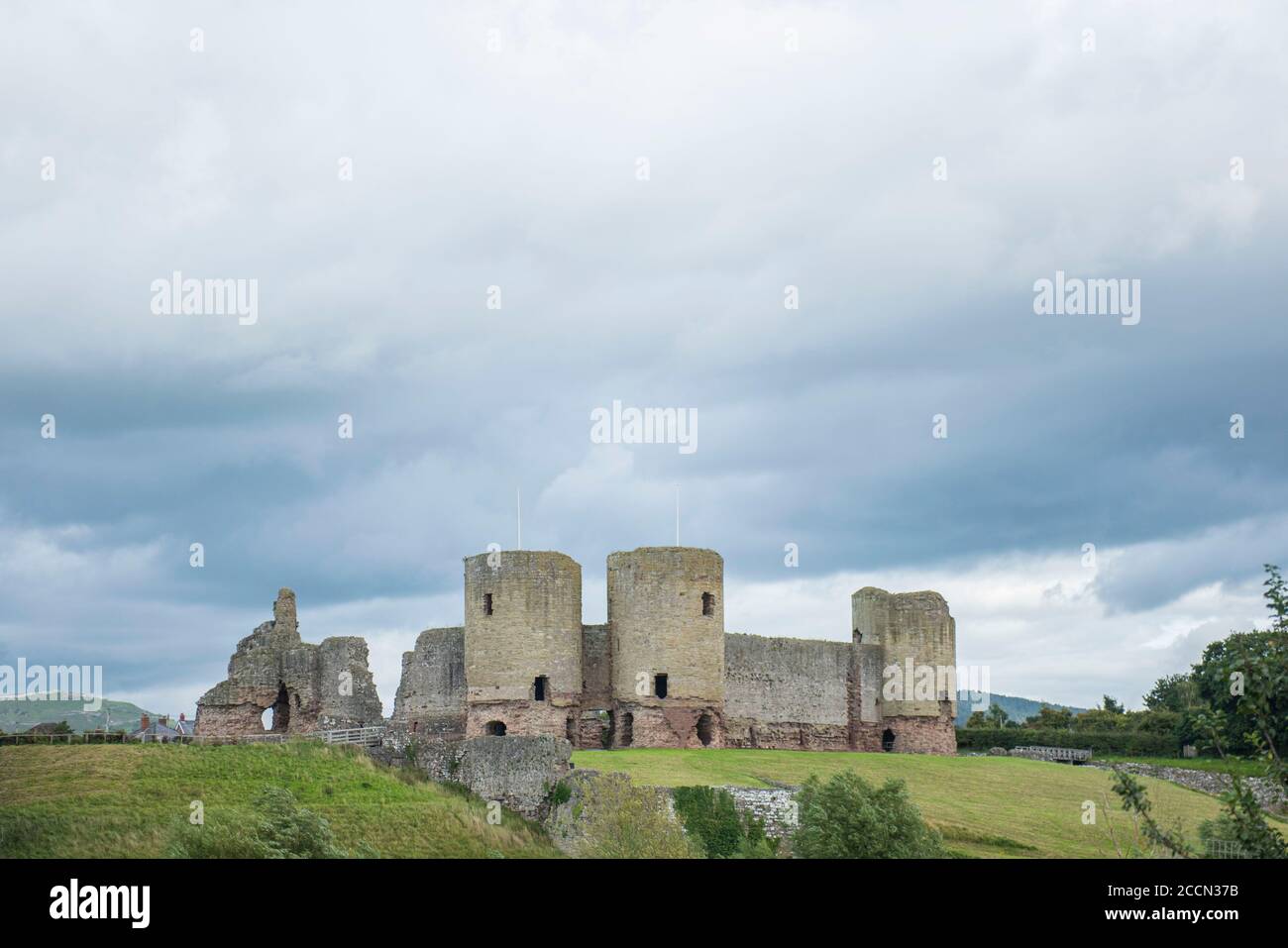 Castell rhuddlan hi-res stock photography and images - Alamy