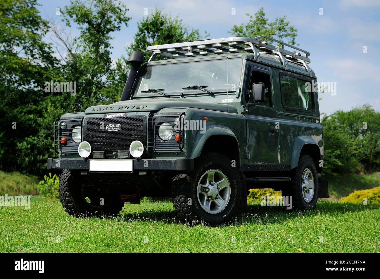 Land Rover, Land Rover Defender 90 Stock Photo - Alamy