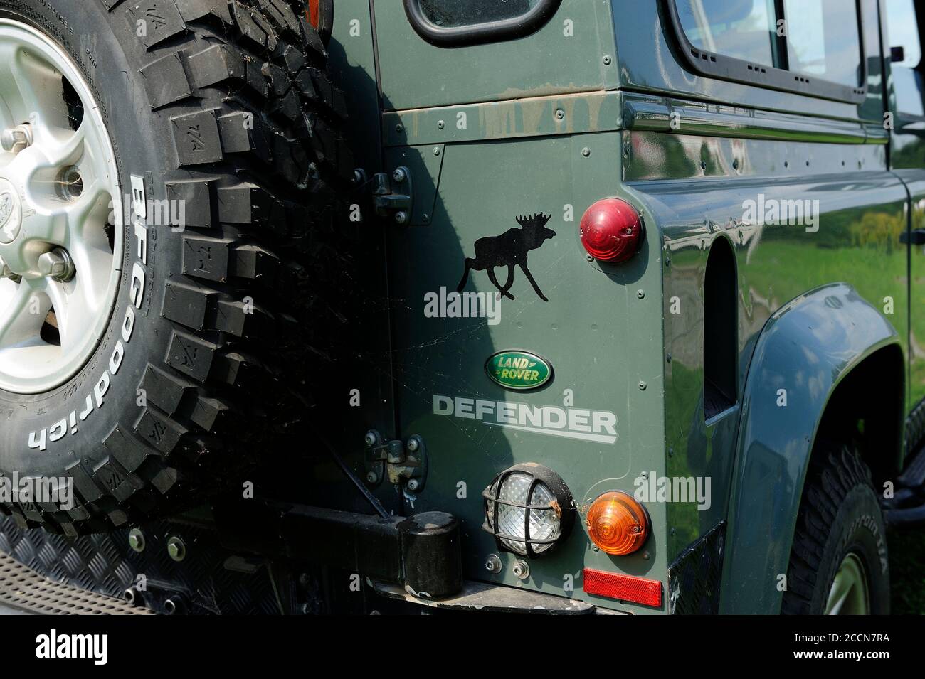 Land rover defender 90 hi-res stock photography and images - Alamy