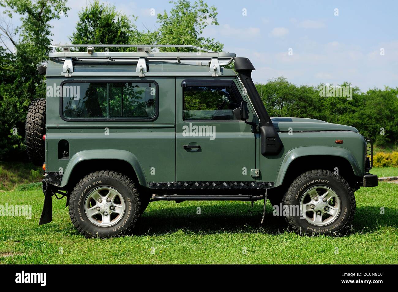 Land Rover, Land Rover Defender 90 Stock Photo - Alamy