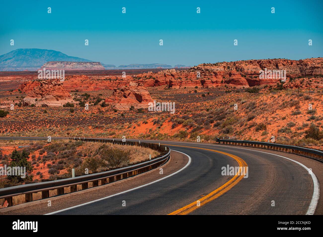 Long straight road. Highway in USA, Endless straight Stock Photo - Alamy