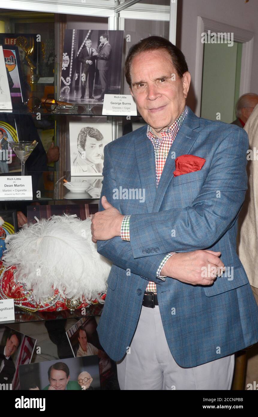 LOS ANGELES - JUN 2: Rich Little at the Rich Little signs People I've ...
