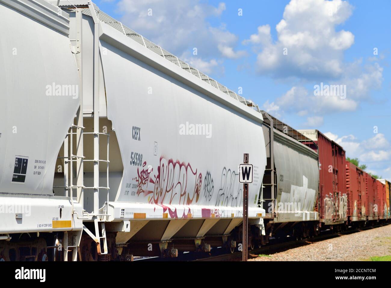Mixed freight train hi-res stock photography and images - Alamy