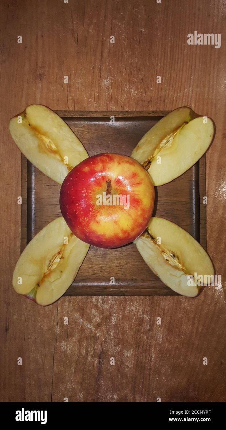 Photo whole apple slices hi-res stock photography and images - Alamy