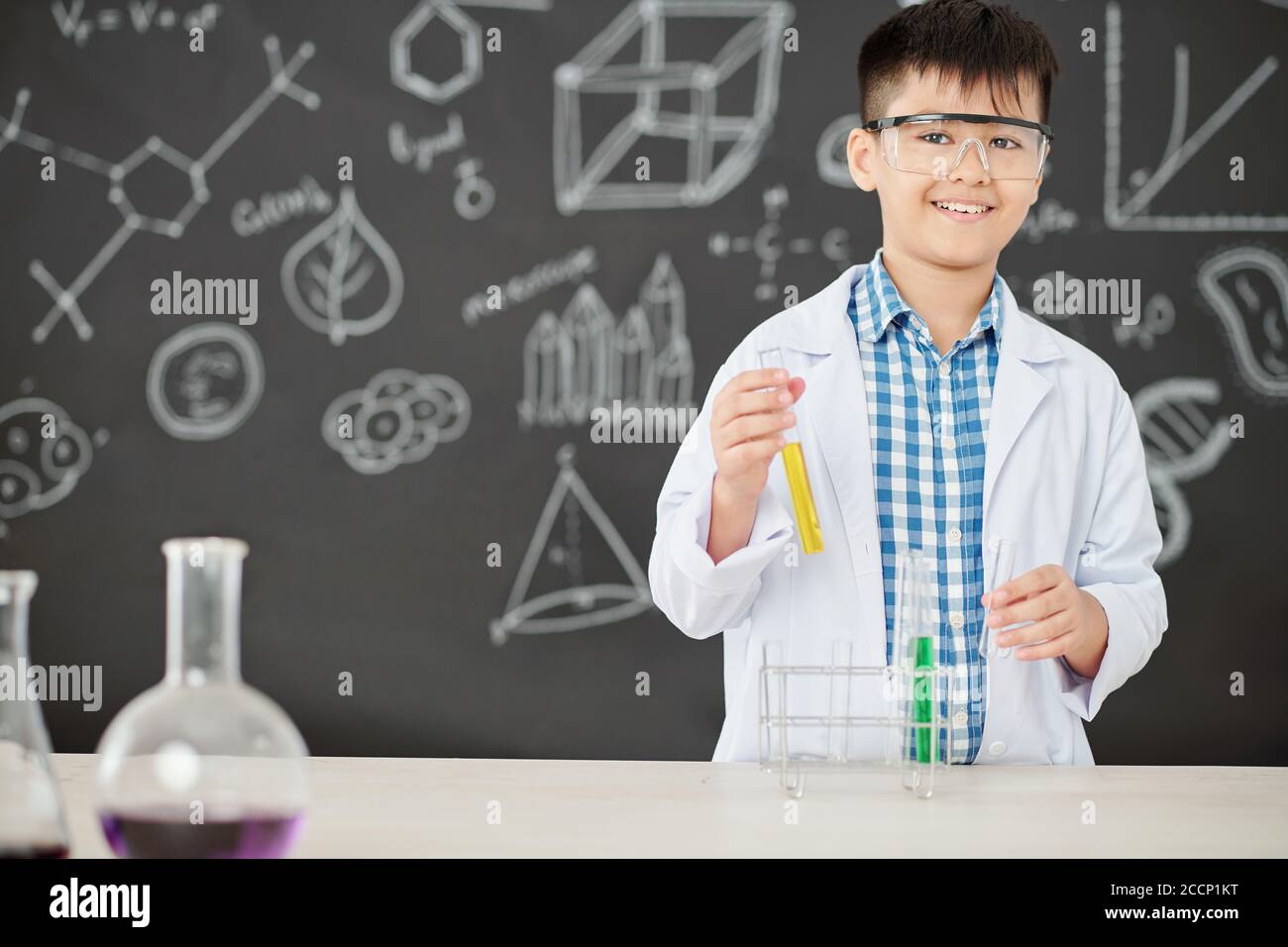 Liquids mixing hi-res stock photography and images - Alamy