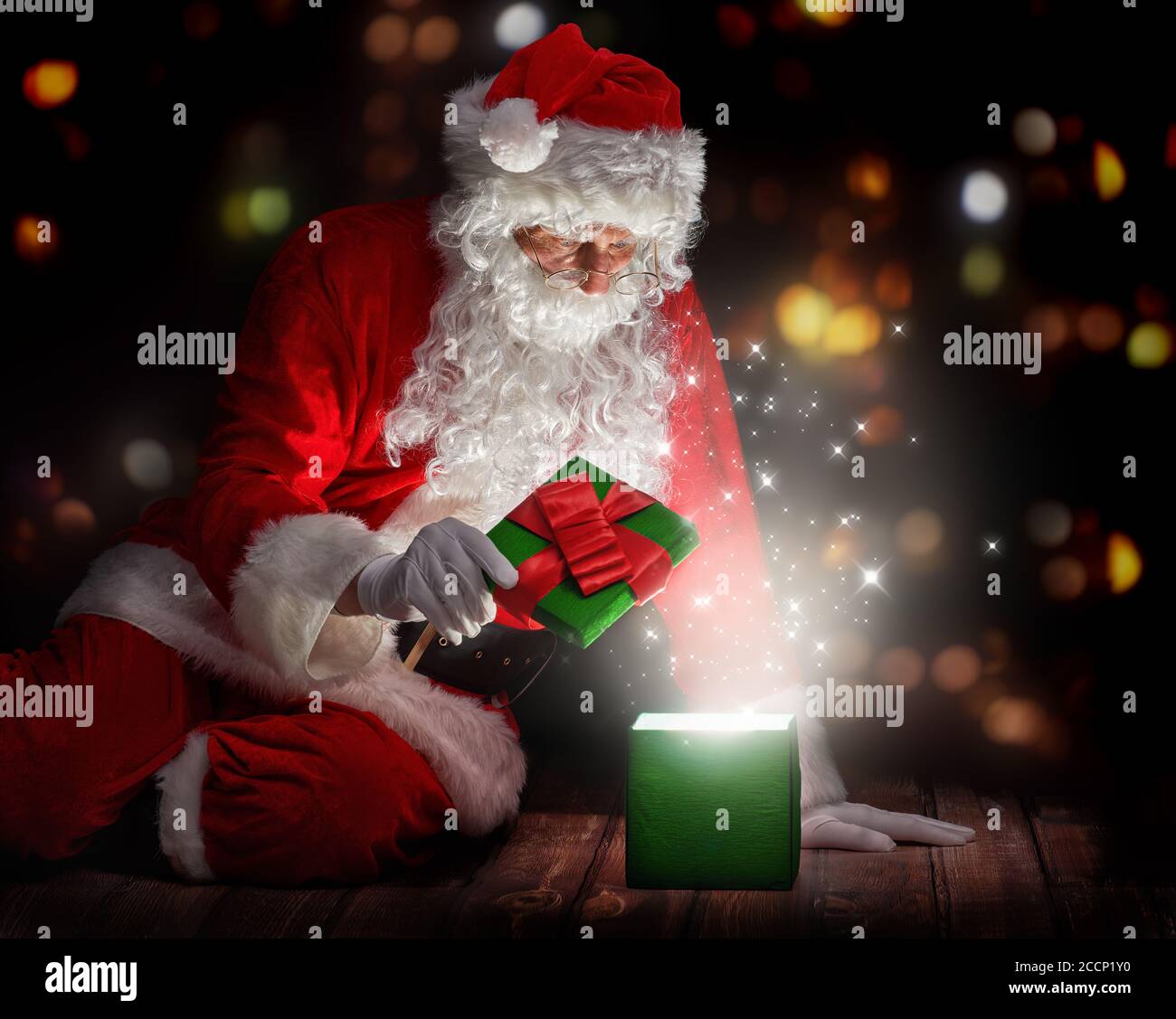 Opening box magic gift hi-res stock photography and images - Alamy