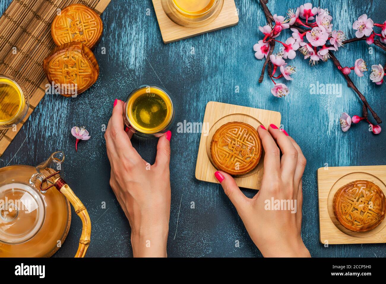 Happy mid autumn festival hi-res stock photography and images - Alamy