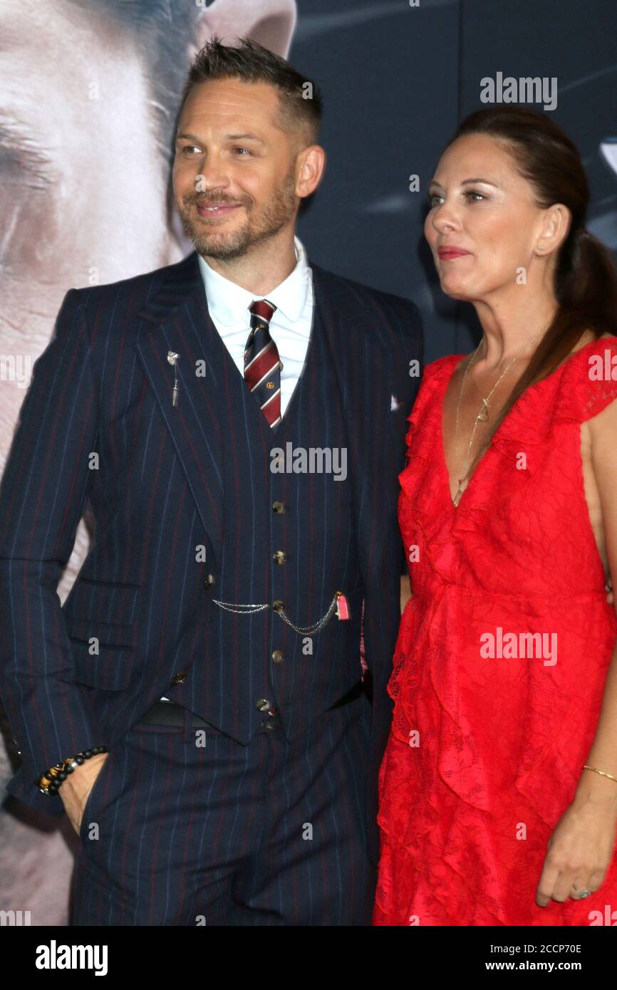 Kelly marcel and tom hardy at venom hi-res stock photography and images ...