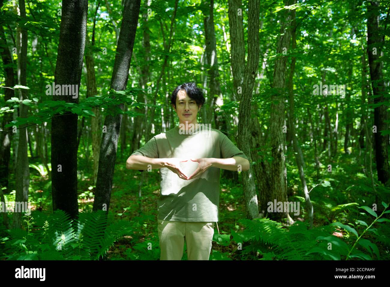 Mature Man Says Earth In Sign Language Stock Photo Alamy mature-man-says-earth-in-sign-language-stock-photo-alamy