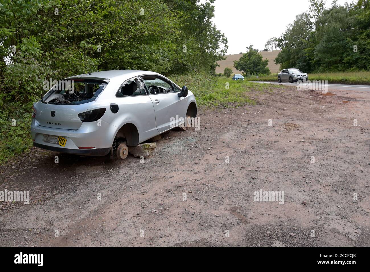 Car on bricks hi-res stock photography and images - Alamy