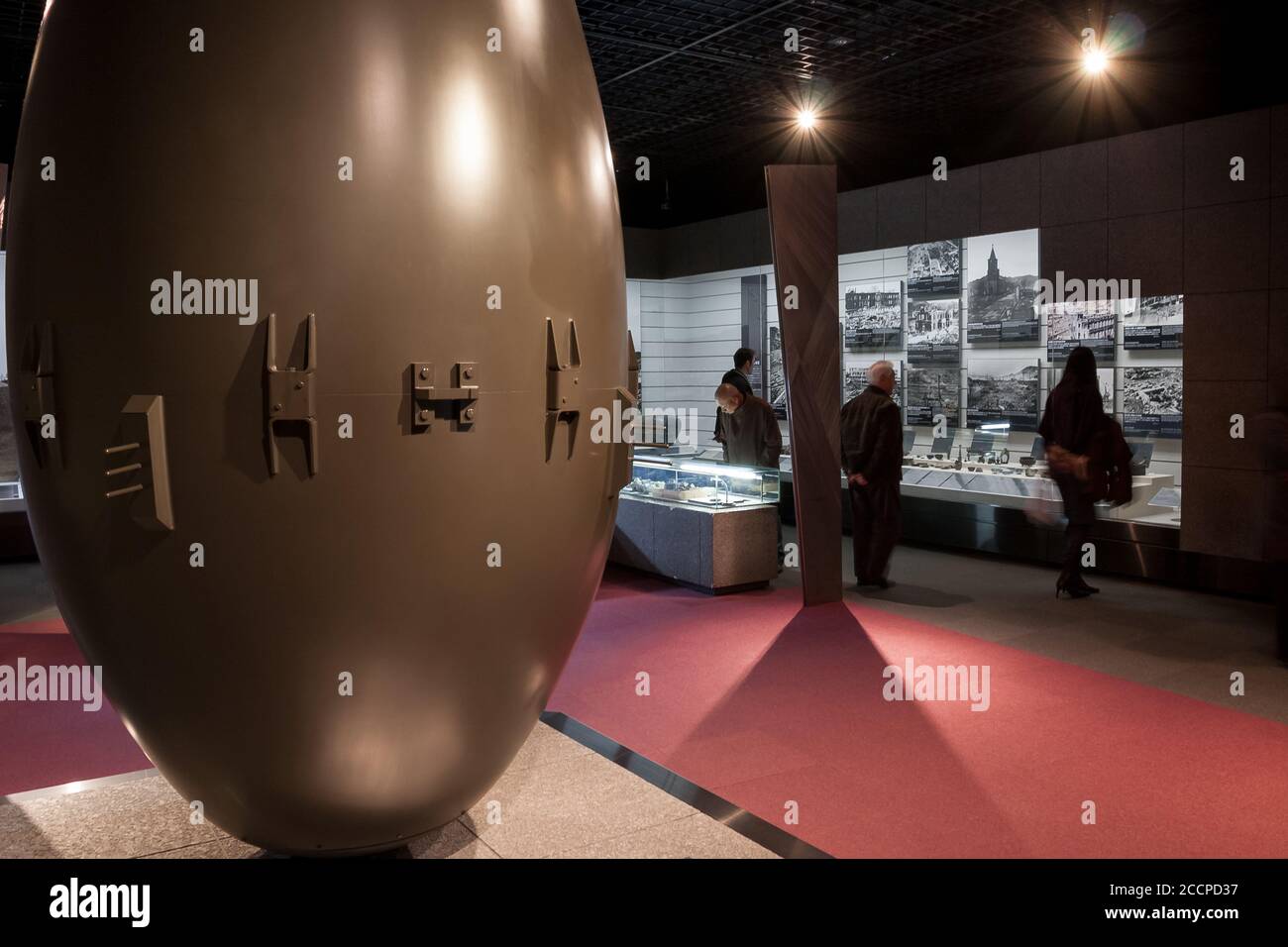 A reconstruction of the "fat boy" Atomic bomb on display at Nagasaki ...