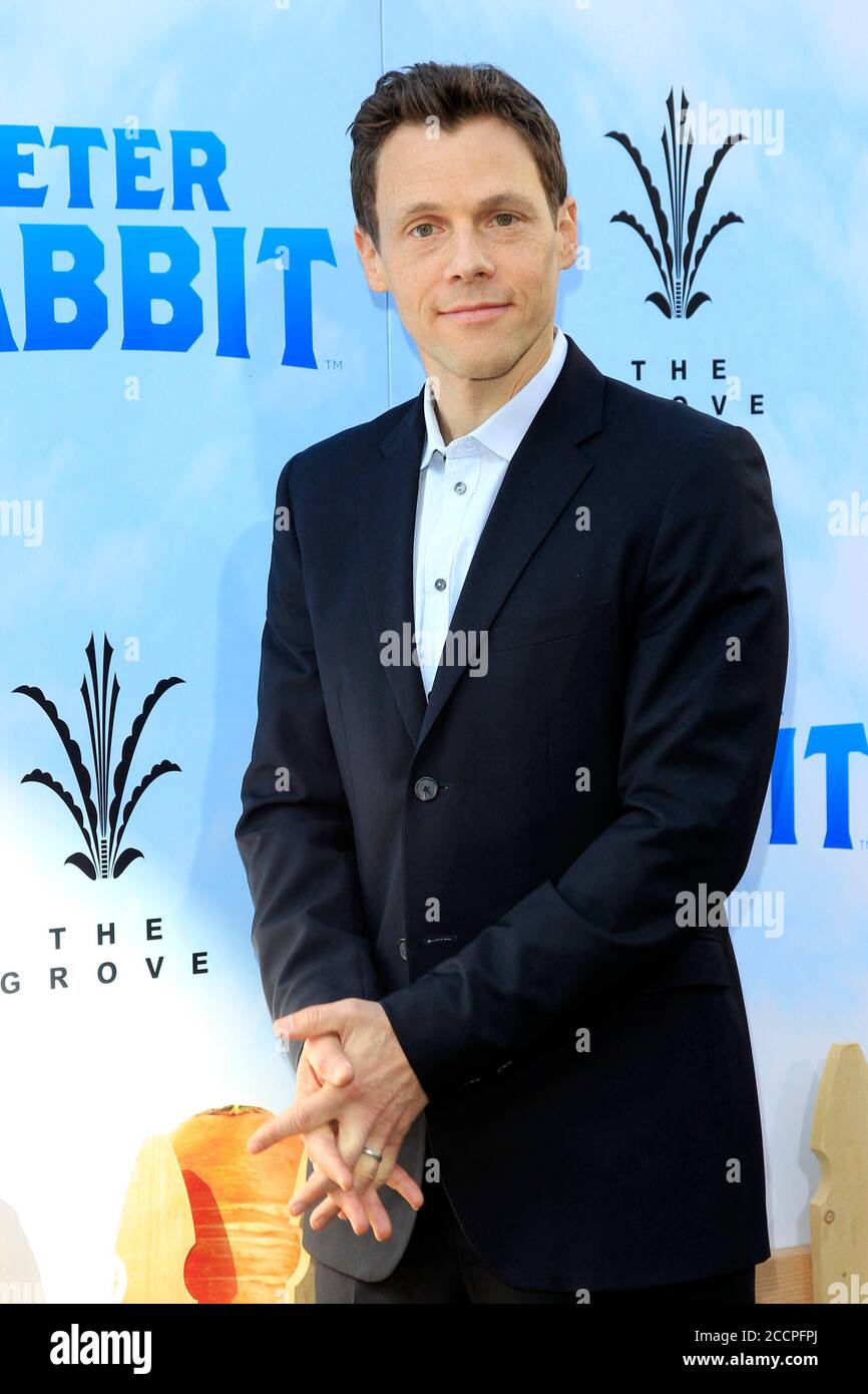 Peter rabbit premiere hi-res stock photography and images - Alamy