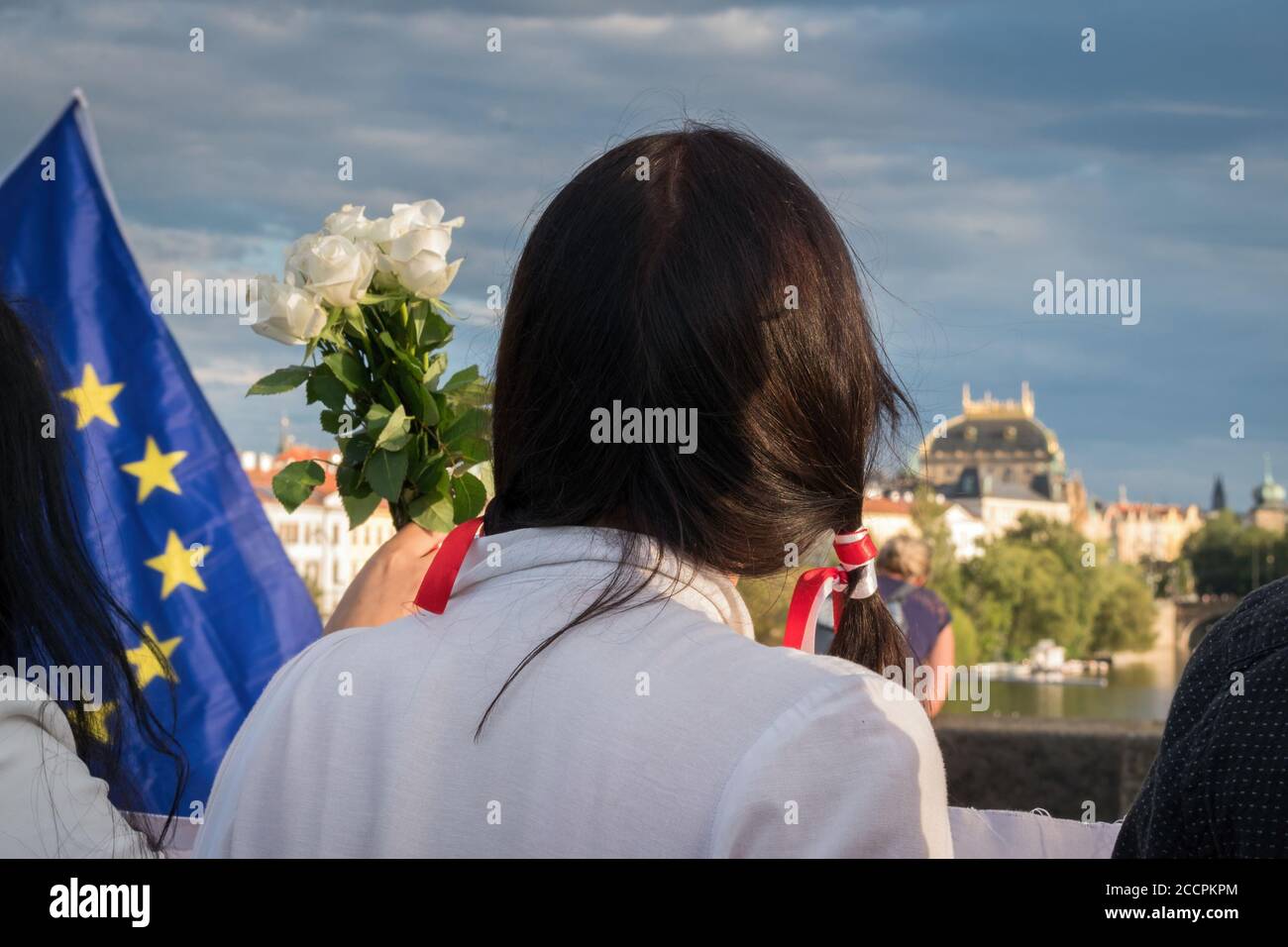 Human chain hi-res stock photography and images - Alamy