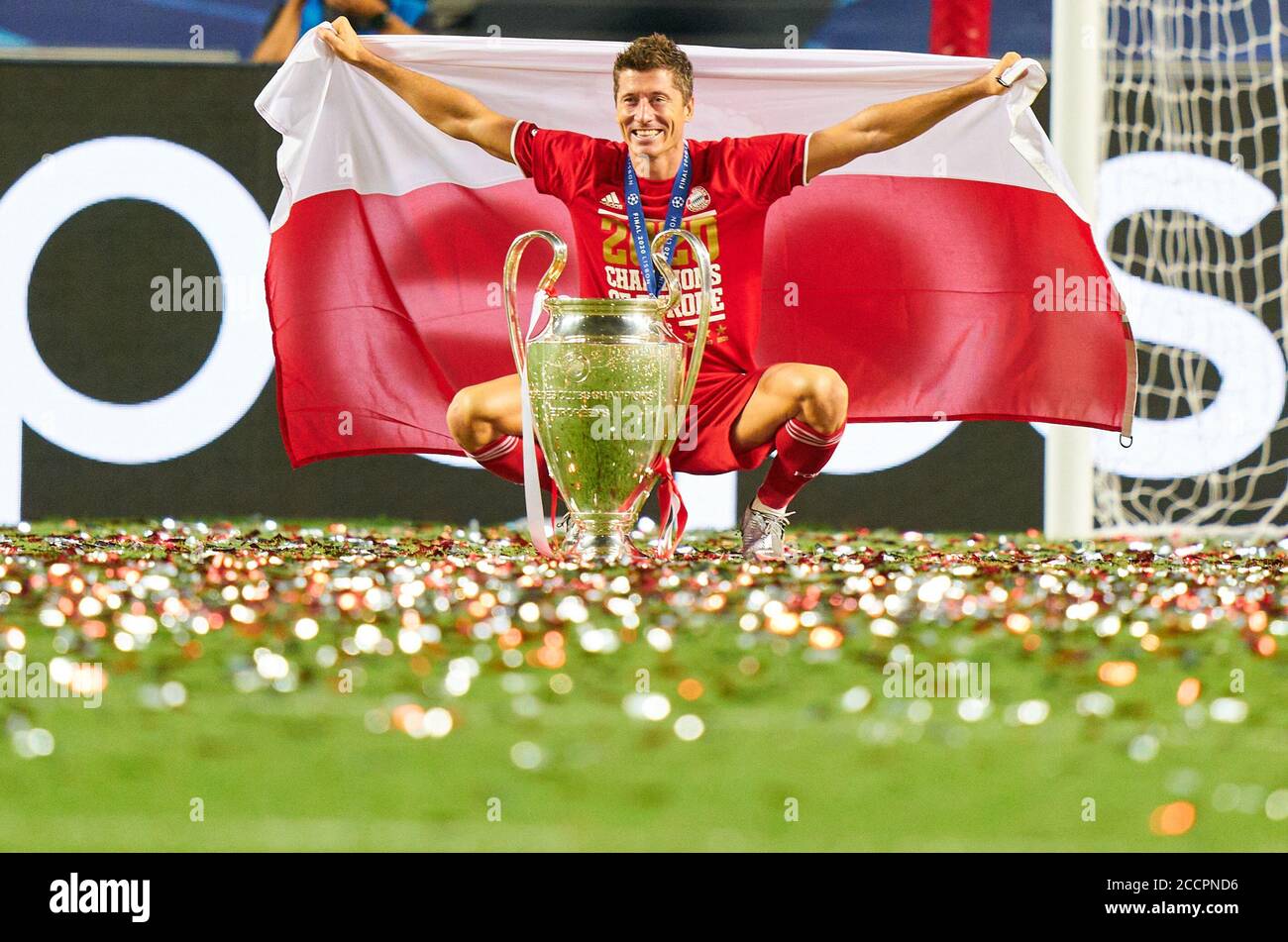 Lewandowski champions league trophy hi-res stock photography and images ...