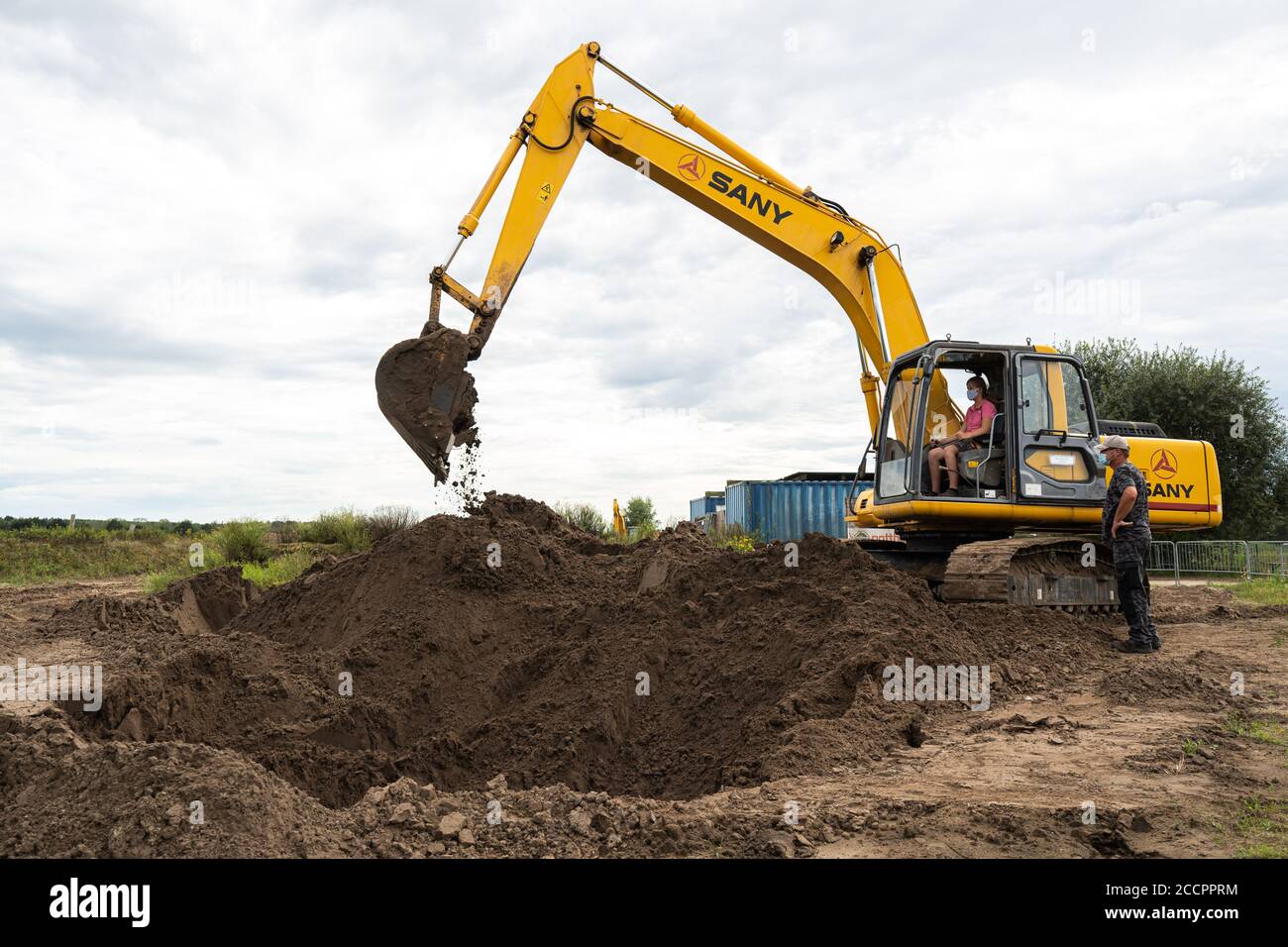 Large excavator hi-res stock photography and images - Alamy
