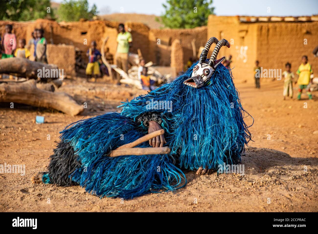 Bwa people traditional mask dance Stock Photo - Alamy