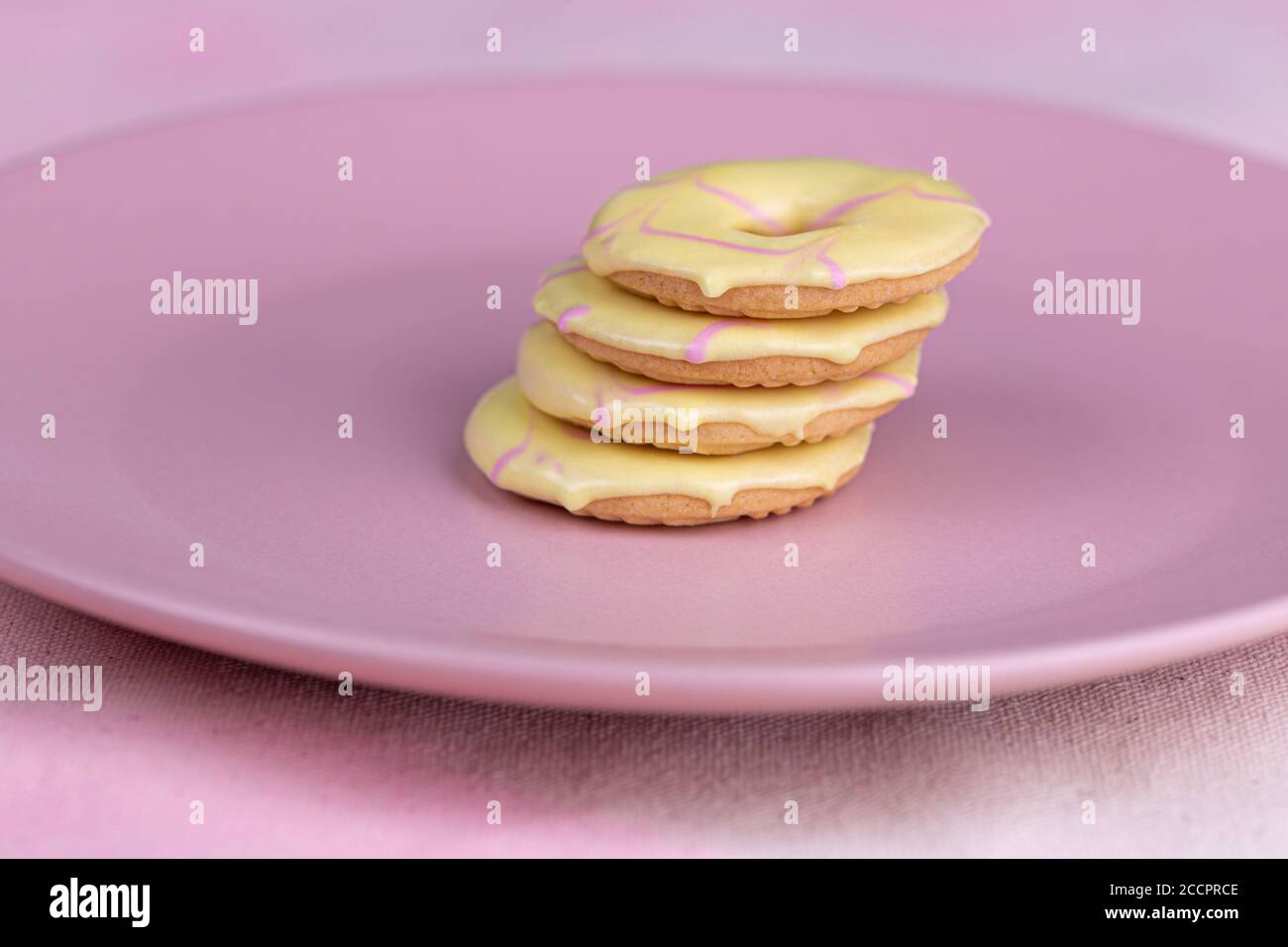 Party rings biscuit hi-res stock photography and images - Alamy