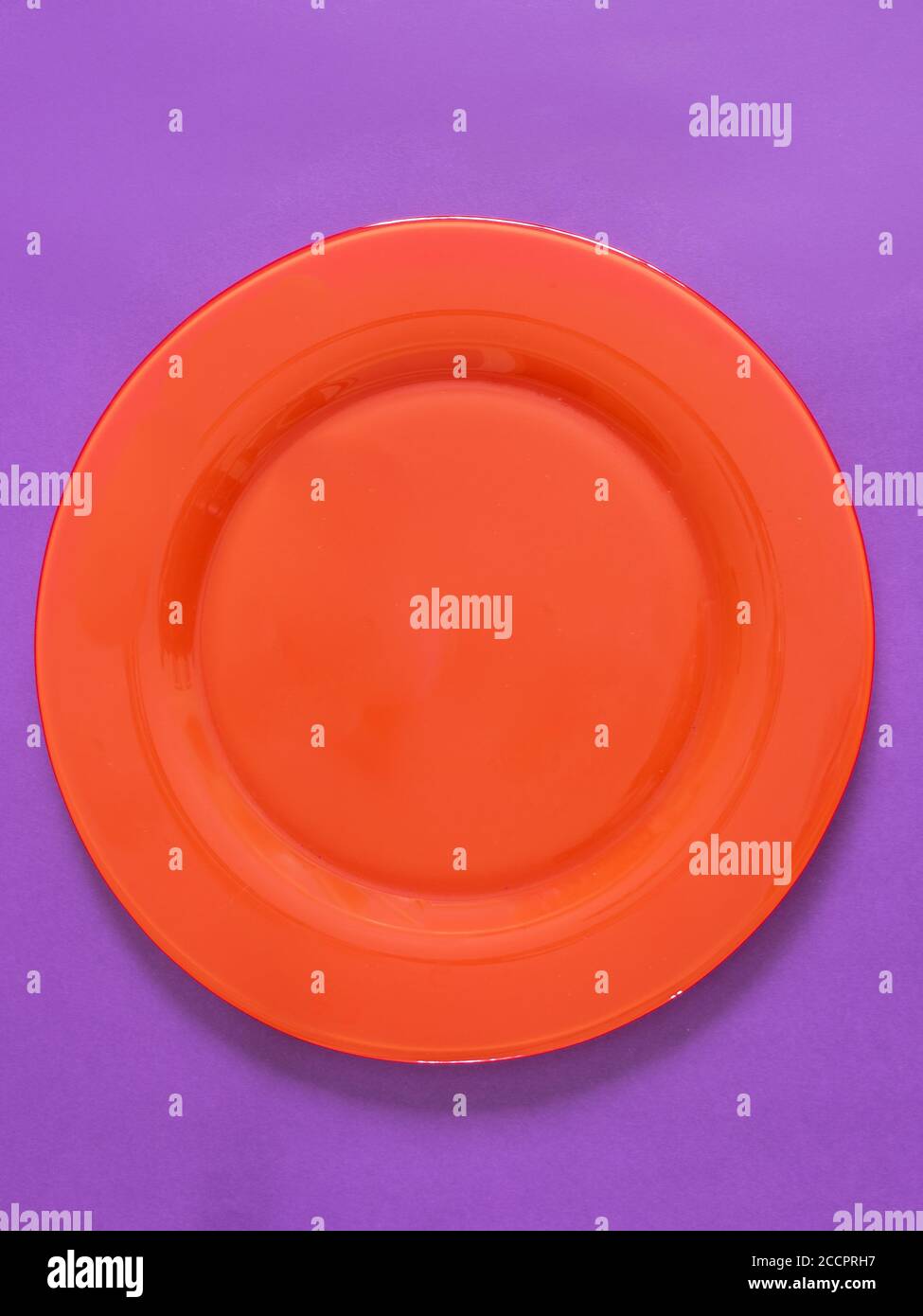 Empty purple plate on hi-res stock photography and images - Alamy