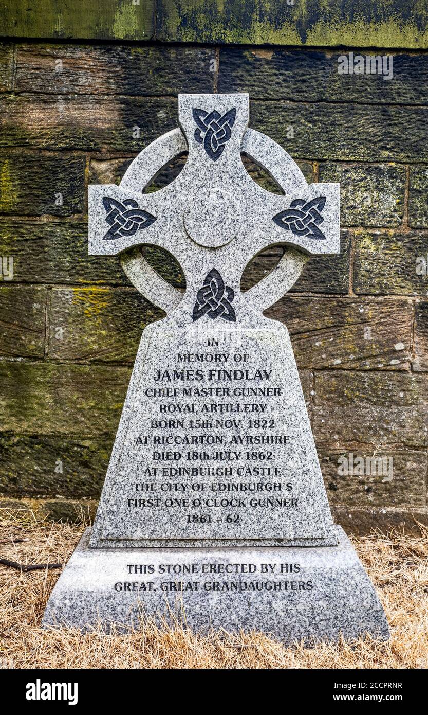Memorial to James Findlay, the first One o'Clock Gunner Stock Photo - Alamy