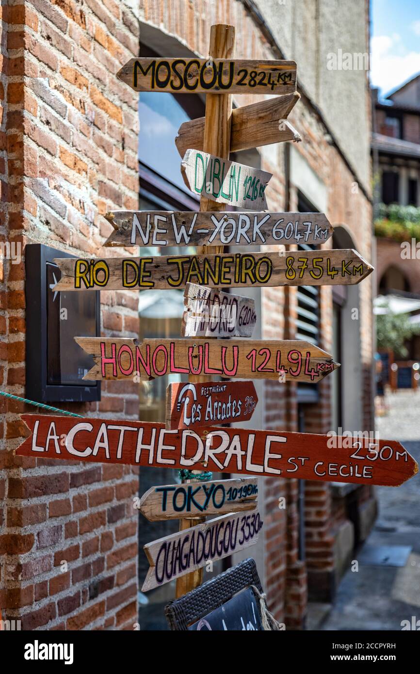 Direction and distance hi-res stock photography and images - Alamy