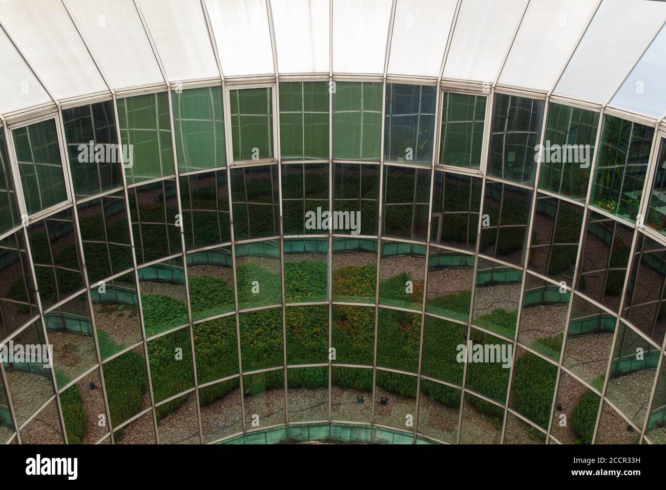 Structural glazing hi-res stock photography and images - Alamy