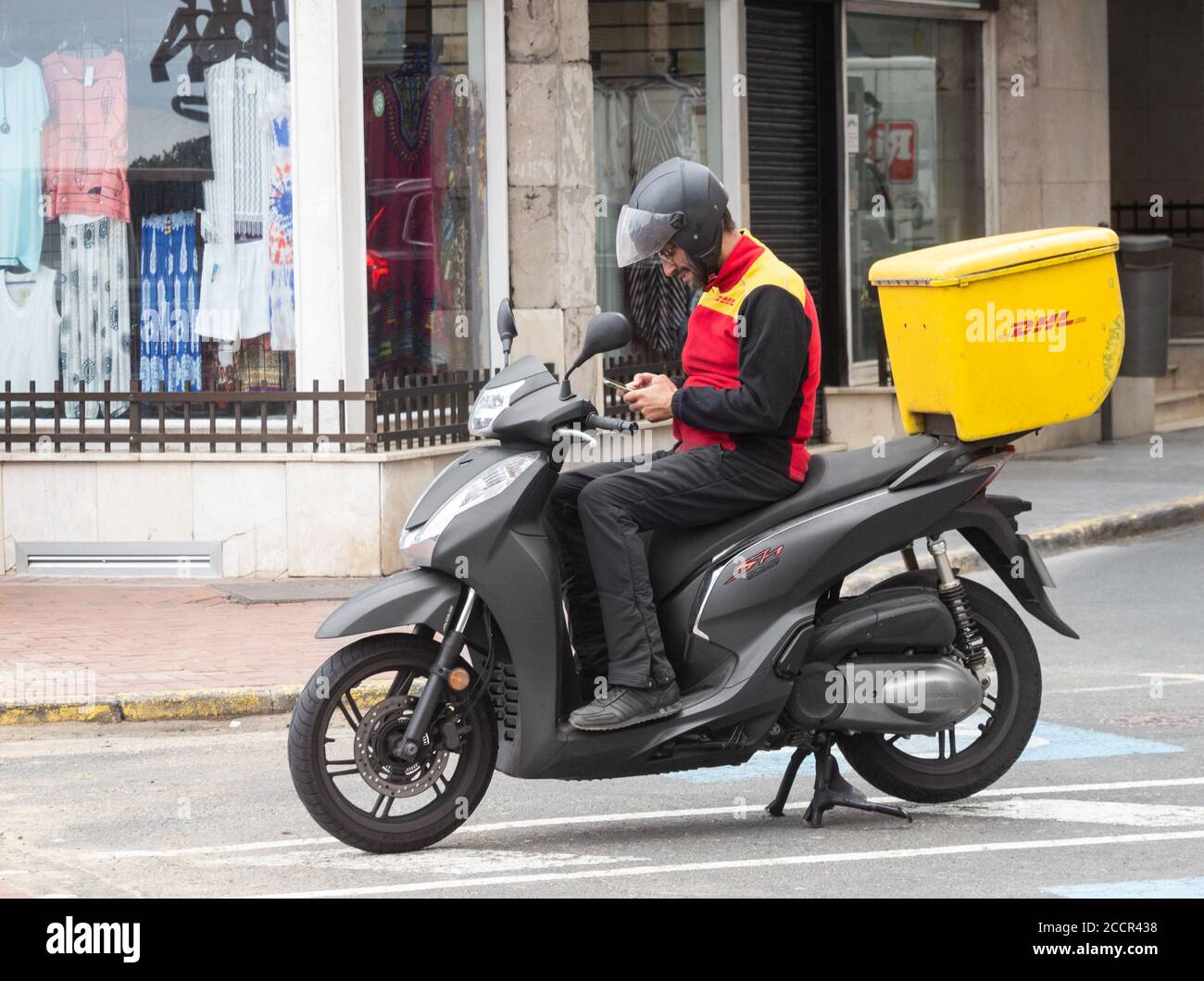Motorbike courier hi-res stock photography and images - Alamy