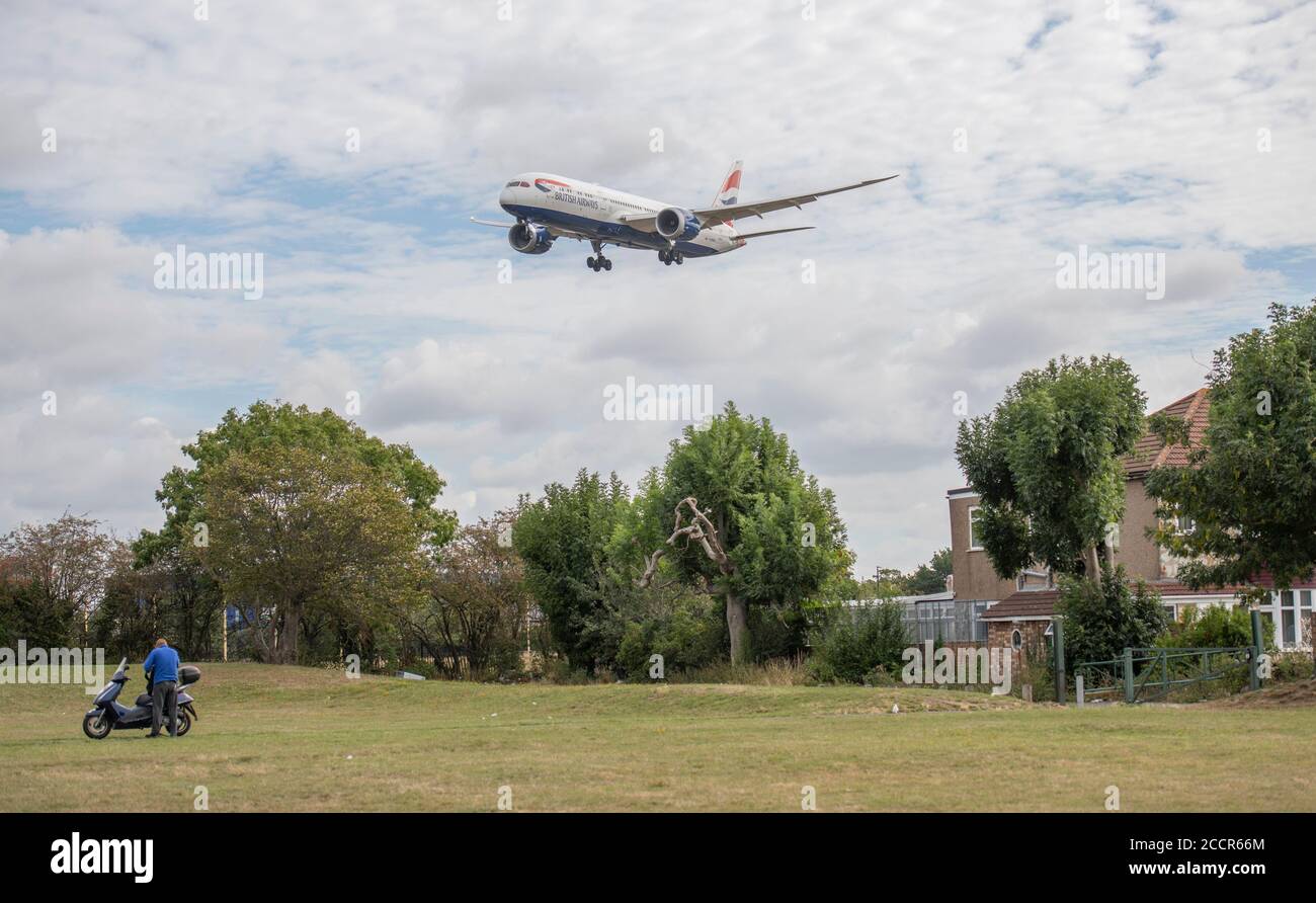 Final approach eastern airways hi-res stock photography and images - Alamy