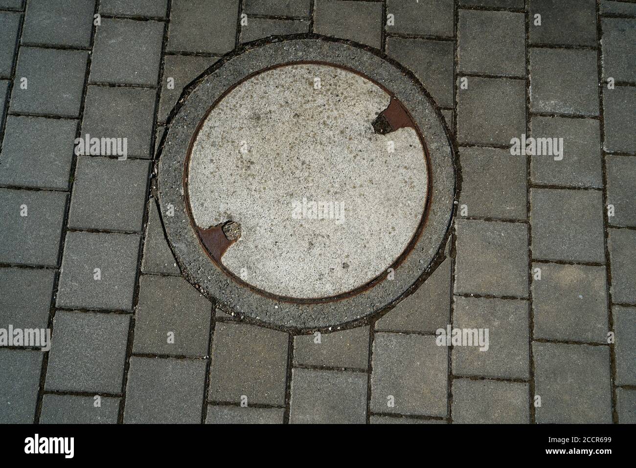 Road trapdoor hi-res stock photography and images - Alamy