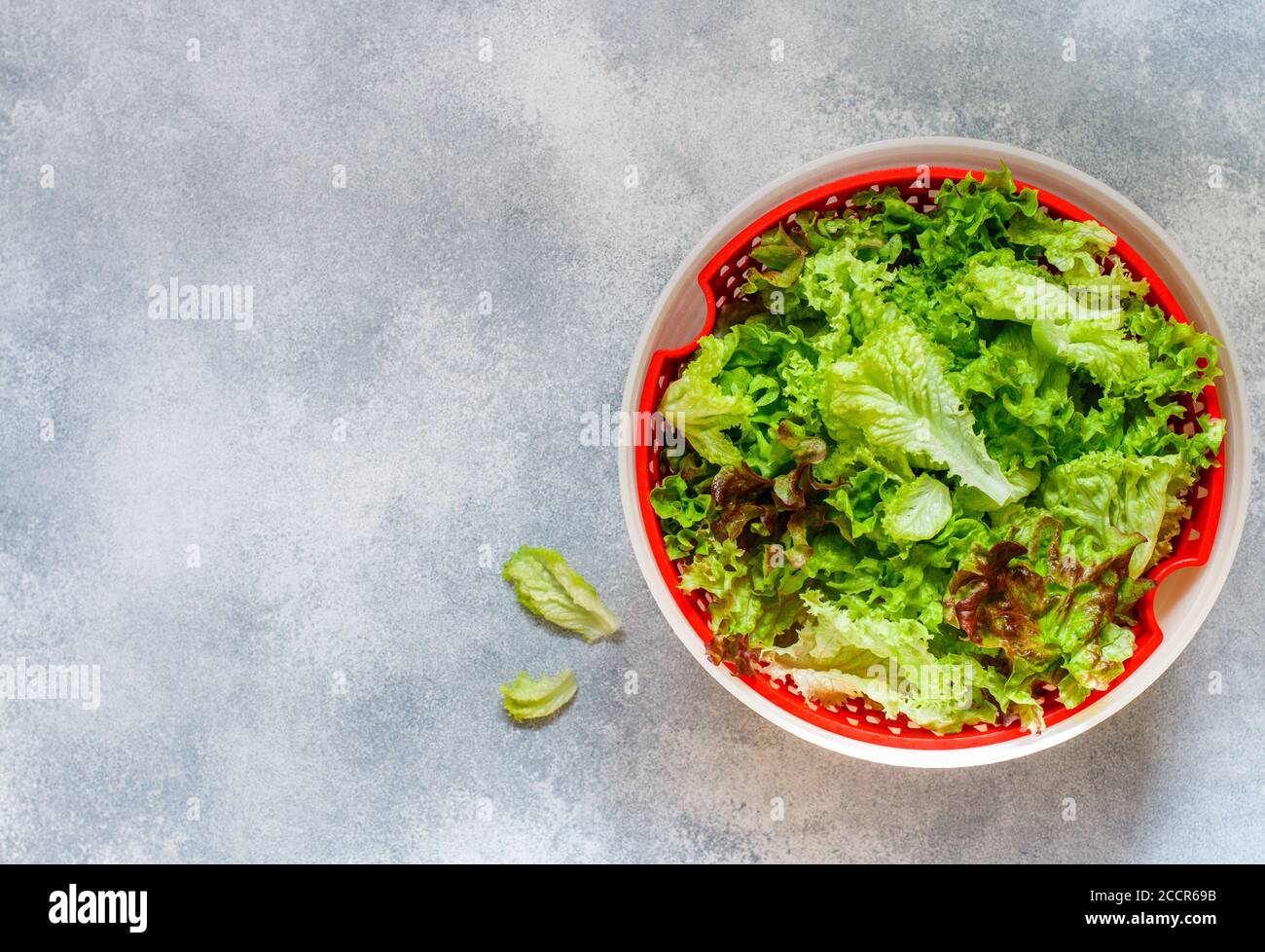 Assorted salad leaves hi-res stock photography and images - Alamy