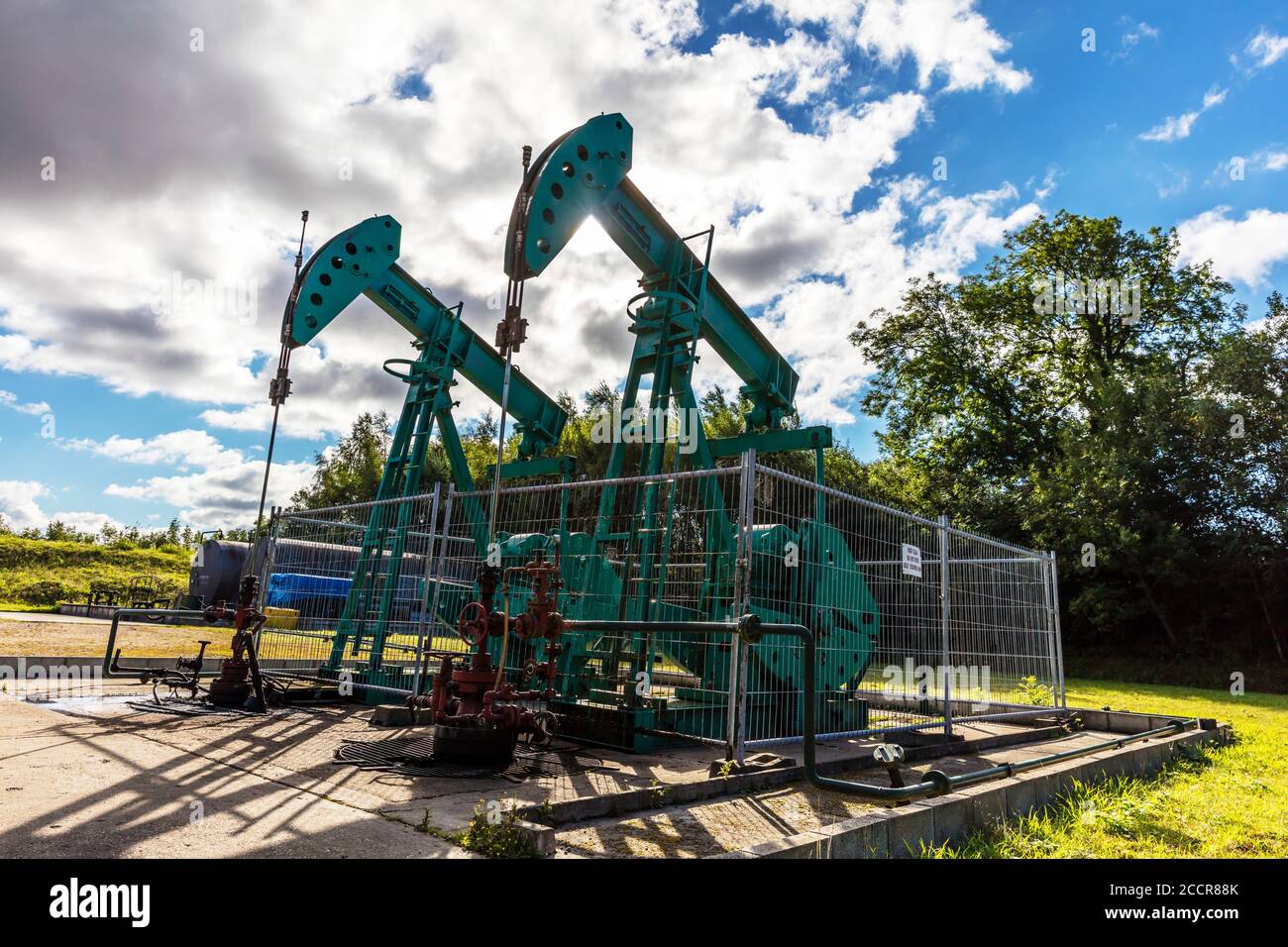 Crude oil production, onshore oil, crude oil, oil production, Onshore ...