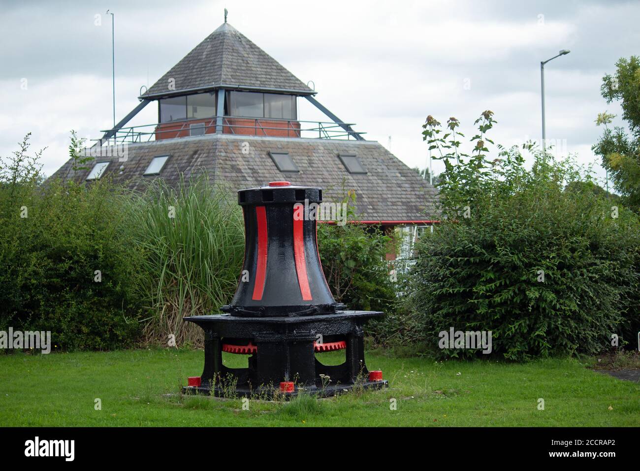 Black capstan hi-res stock photography and images - Alamy