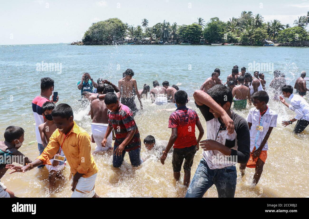 Colombo, Sri Lanka. 23rd Aug, 2020. Hindu devotees are engaged in a ...