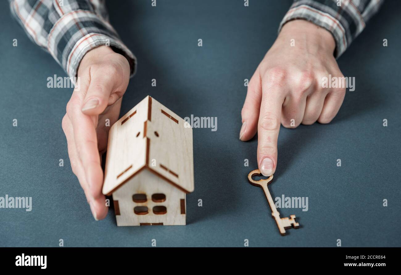 Symbol of the house with key Stock Photo - Alamy