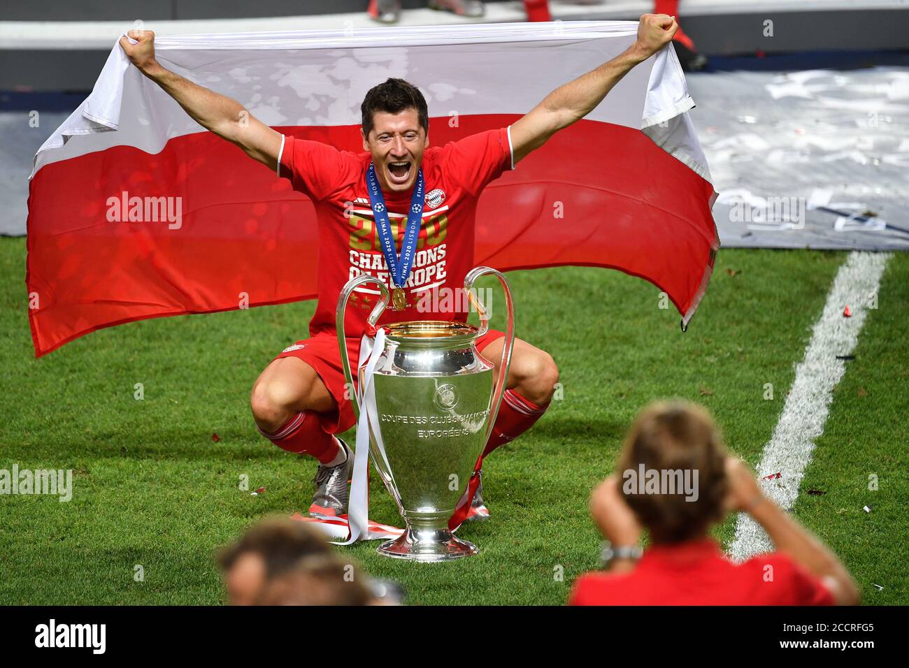 Lewandowski champions league trophy hi-res stock photography and images ...