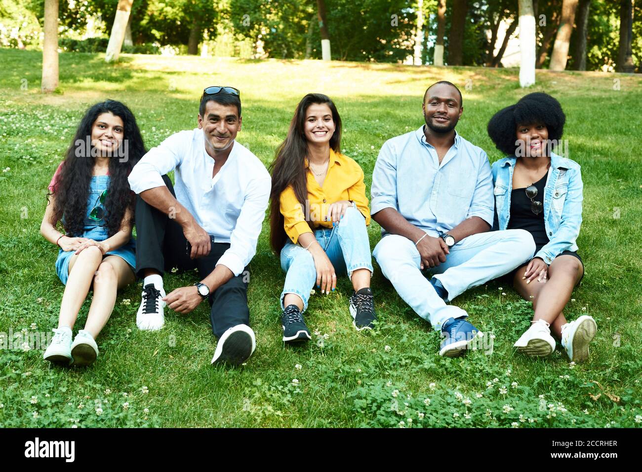 People different races hi-res stock photography and images - Alamy