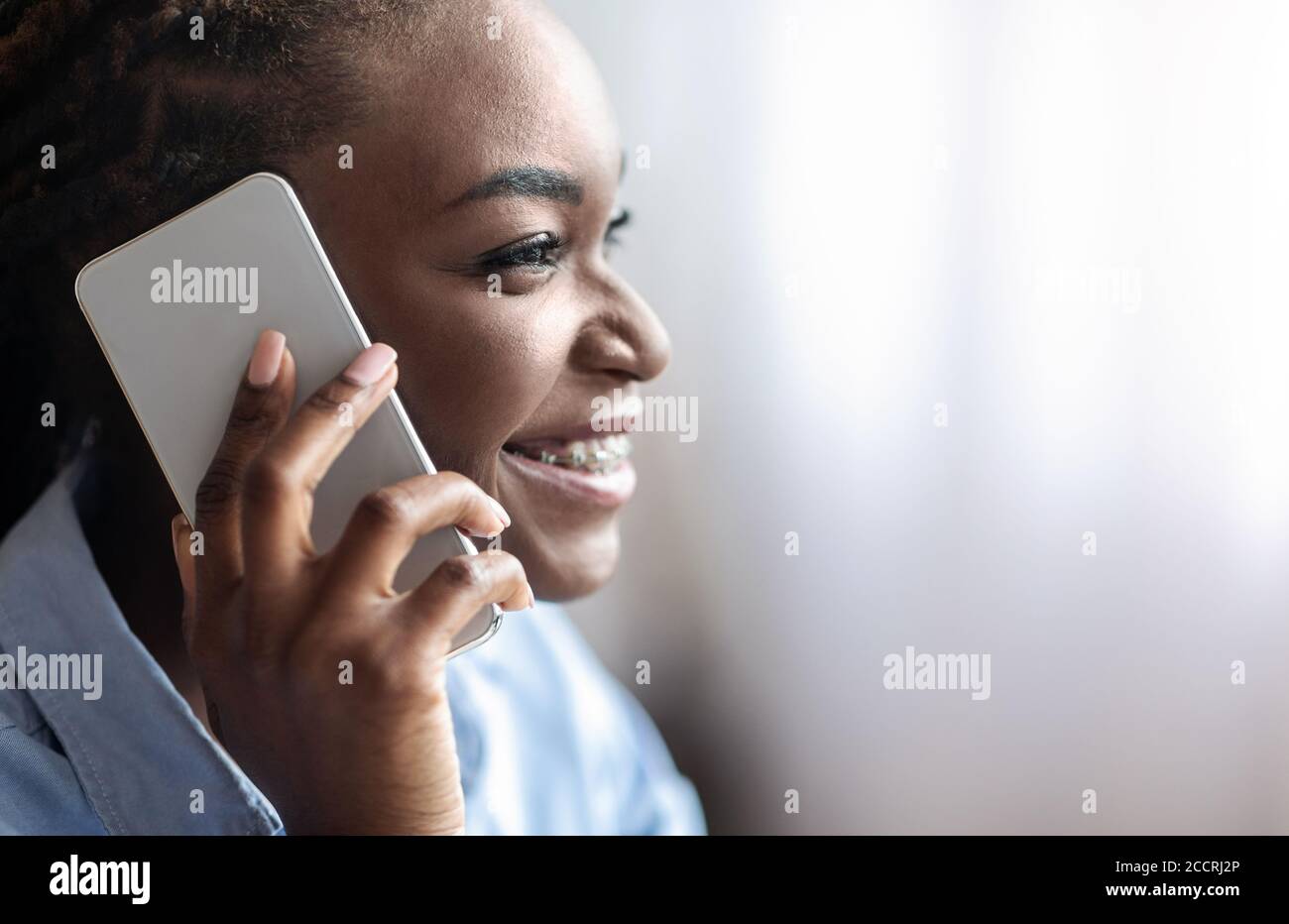 Communication smile hi-res stock photography and images - Alamy