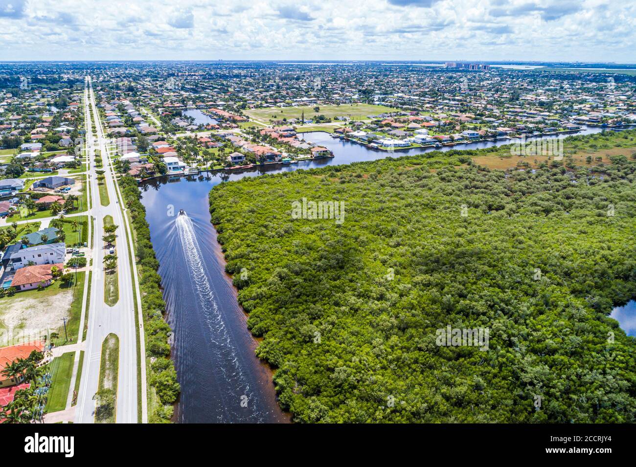 South spreader waterway canal hi-res stock photography and images - Alamy