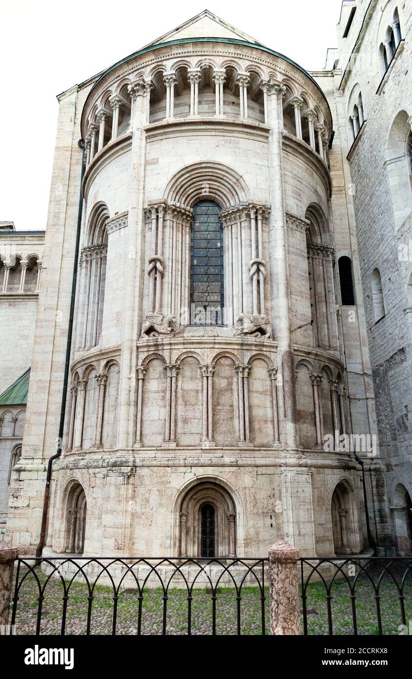 Gothic apse hi-res stock photography and images - Alamy