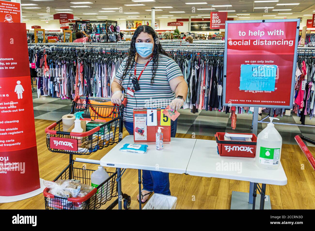 Counting customers hi-res stock photography and images - Alamy