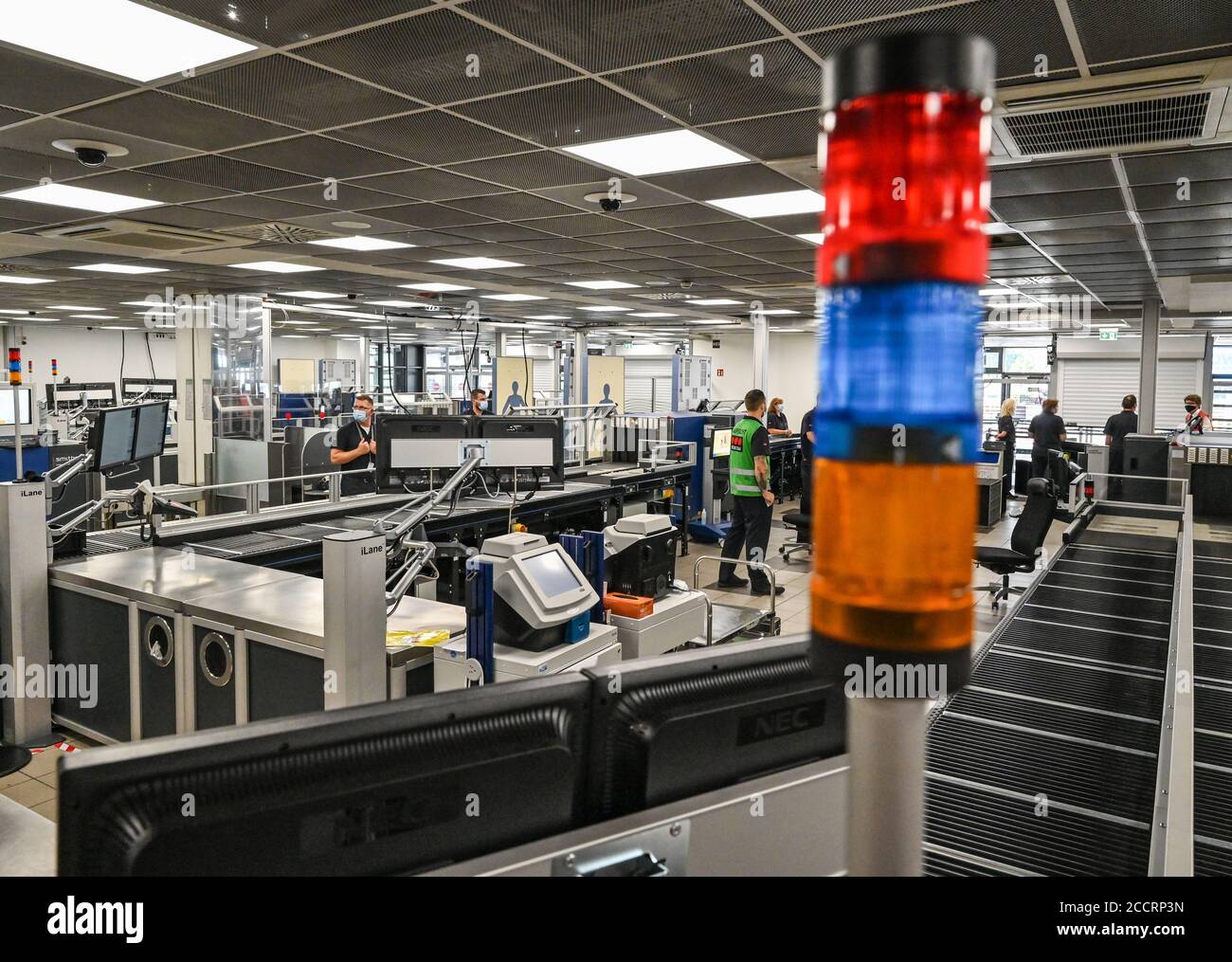 24 August 2020, Brandenburg, Schönefeld: View of the new security ...