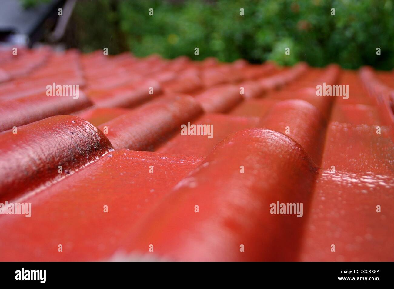 Wet tile hi-res stock photography and images - Alamy